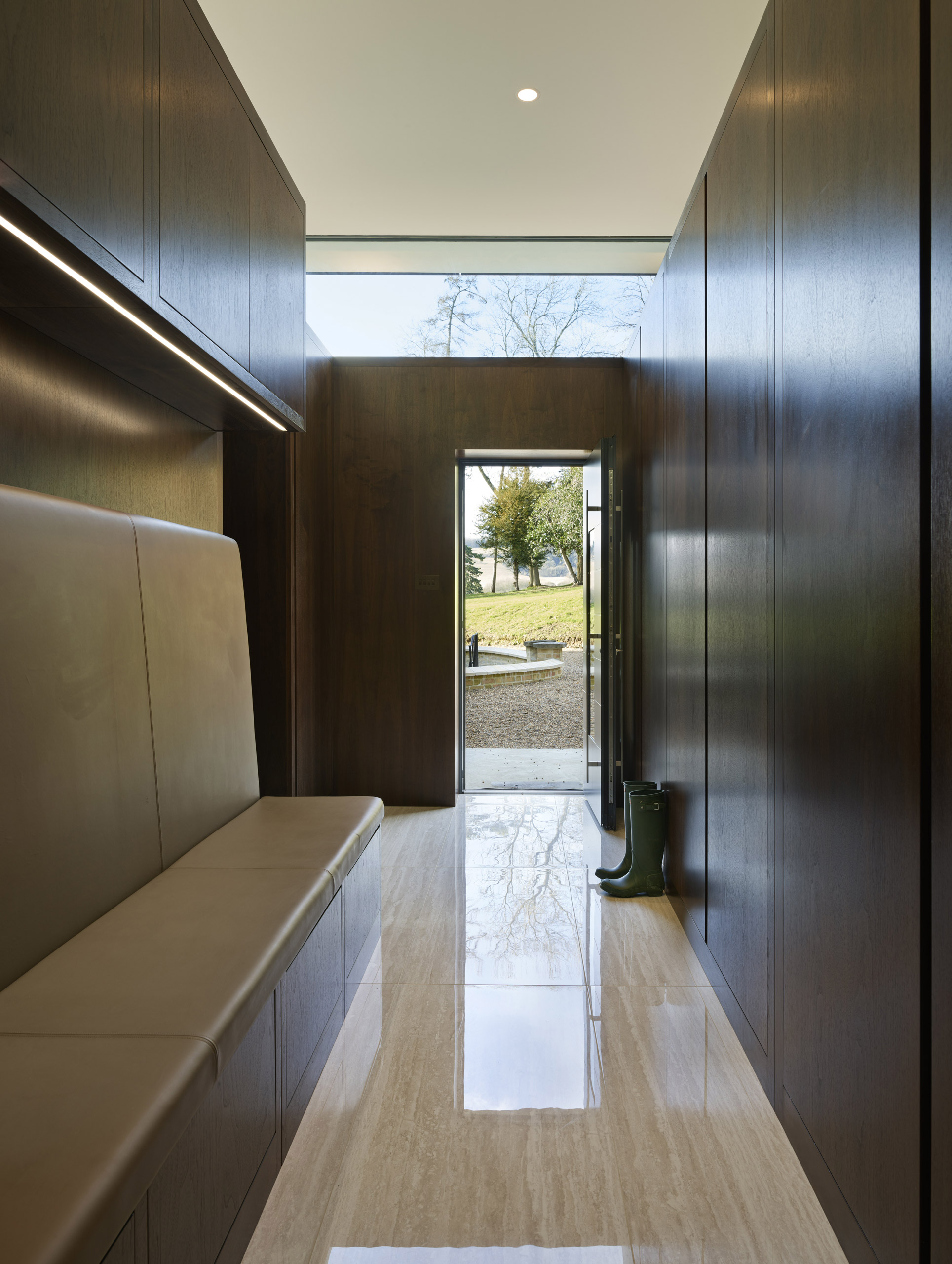 Chamber Furniture | Handleless Kitchen Design