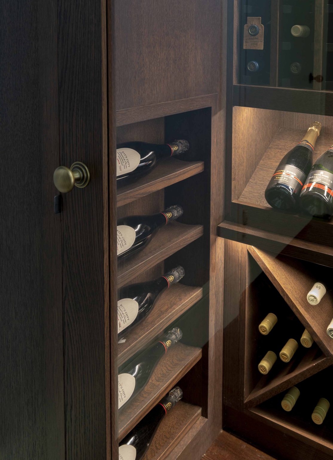 Chamber Furniture | Manufacturers of Stained Oak Kitchens