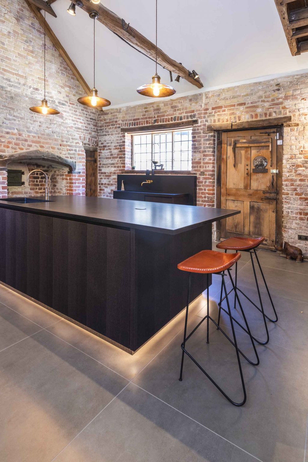 Chamber Furniture | Manufacturers of Stained Oak Kitchens