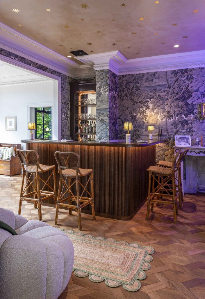 Chamber Furniture | Manufacturers of Stained Oak Home Bars